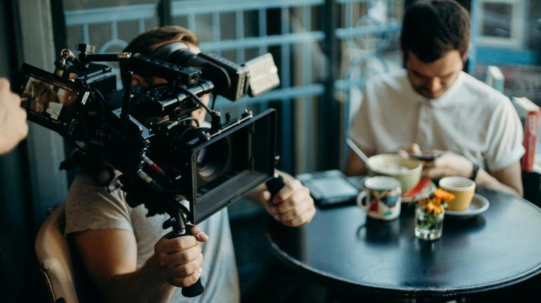 Konsep Kamera Sebagai Elemen Sinematografi – AME Academy – AME Production